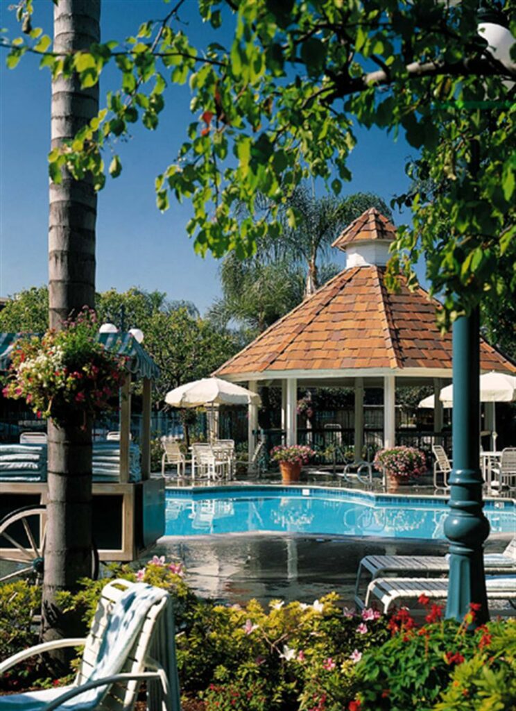 Gallery – Candy Caneinn